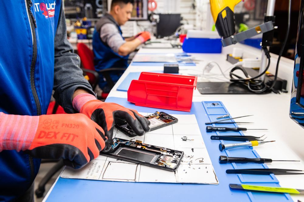 iPhone Screen Repair (Near Me) in Arlington VA | iTouch Repair